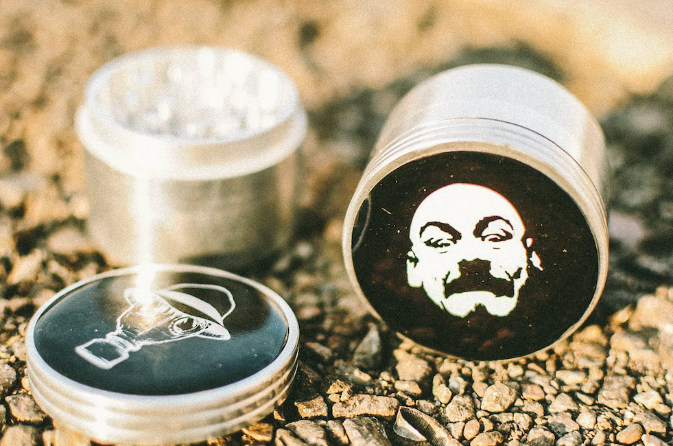 Big Duke Psycho Realm Herb Grinder with pollen catcher – The Psycho ...